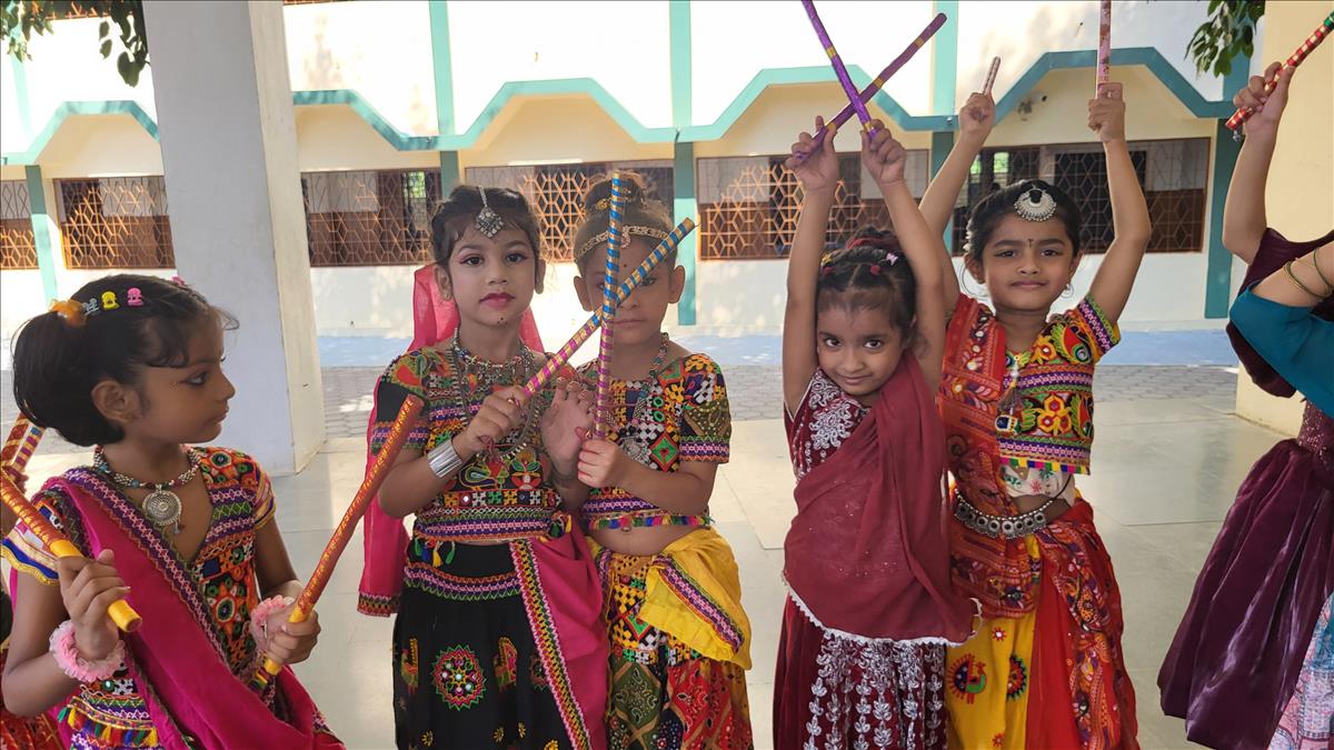 Pre Primary Garba Activity St Johns Sr Sec School Damoh